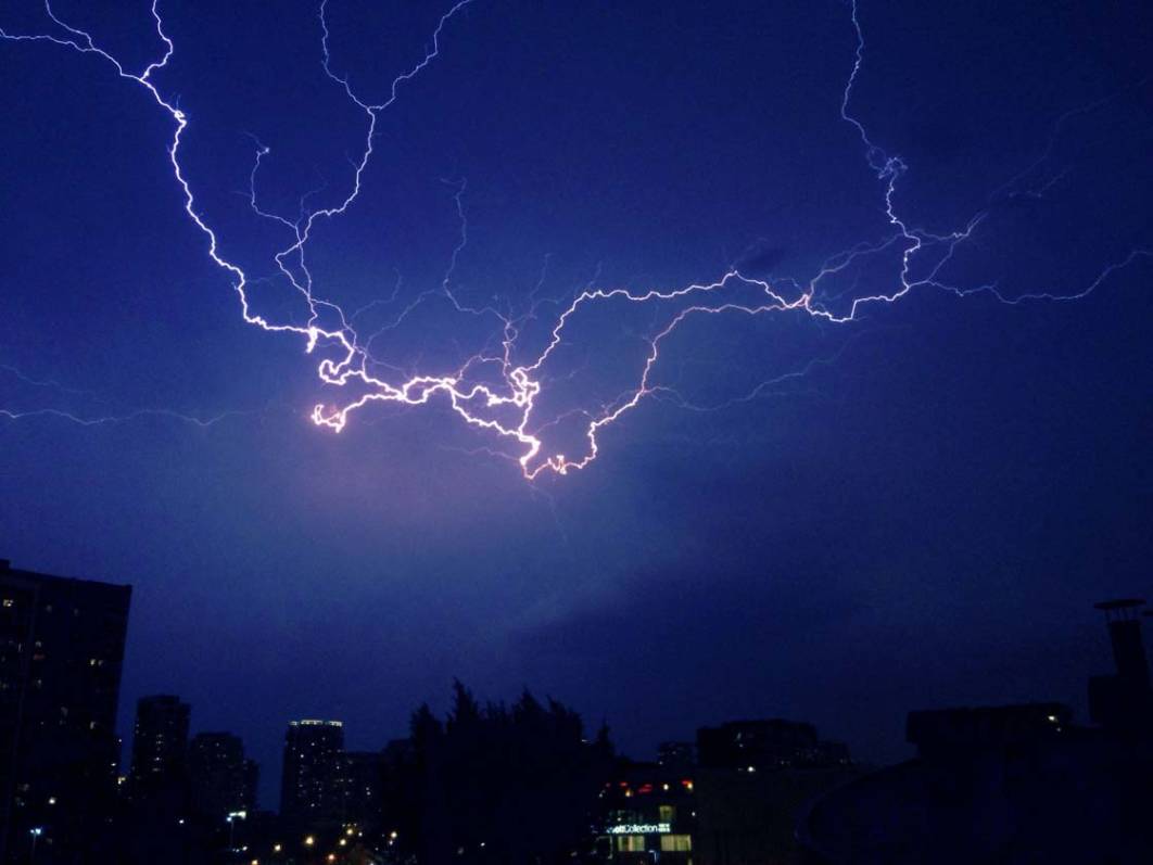 30 Incredible iPhone Photos That Capture Stunning Skies