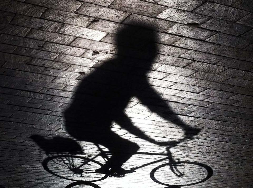 8 Quick Tips For Spectacular iPhone Shadow Photography