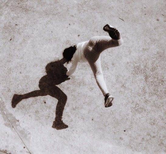 30 Incredible iPhone Photos Of Mysterious & Intriguing Shadows