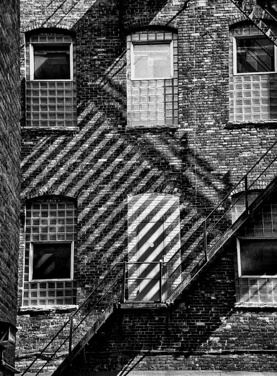 30 Incredible iPhone Photos Of Mysterious & Intriguing Shadows
