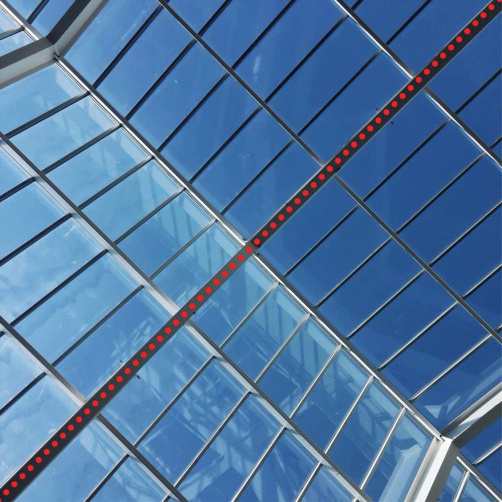 How To Find & Create Amazing Symmetry In Your iPhone Photography