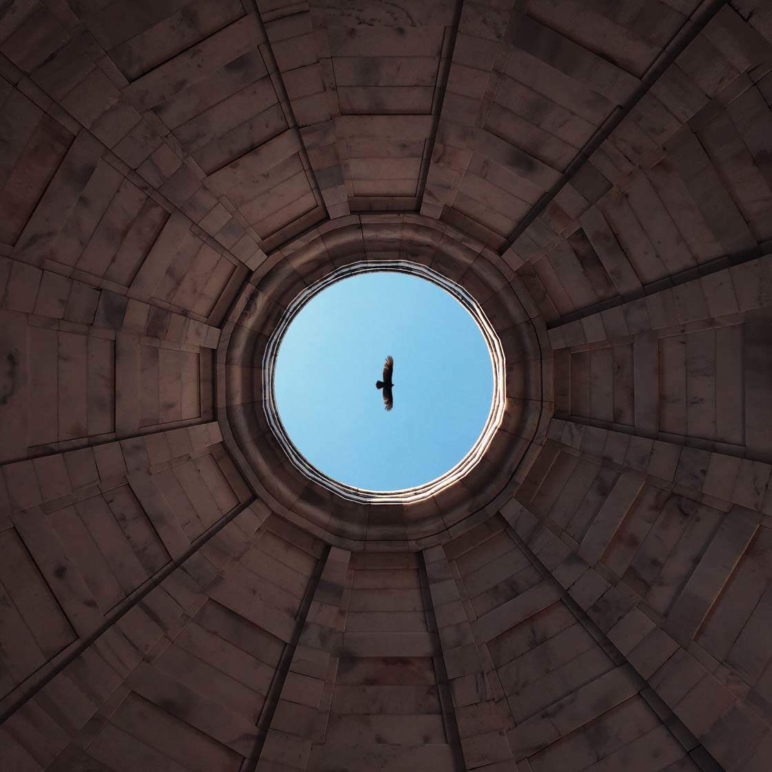 8 Ways To Create Perfectly Symmetrical iPhone Photos