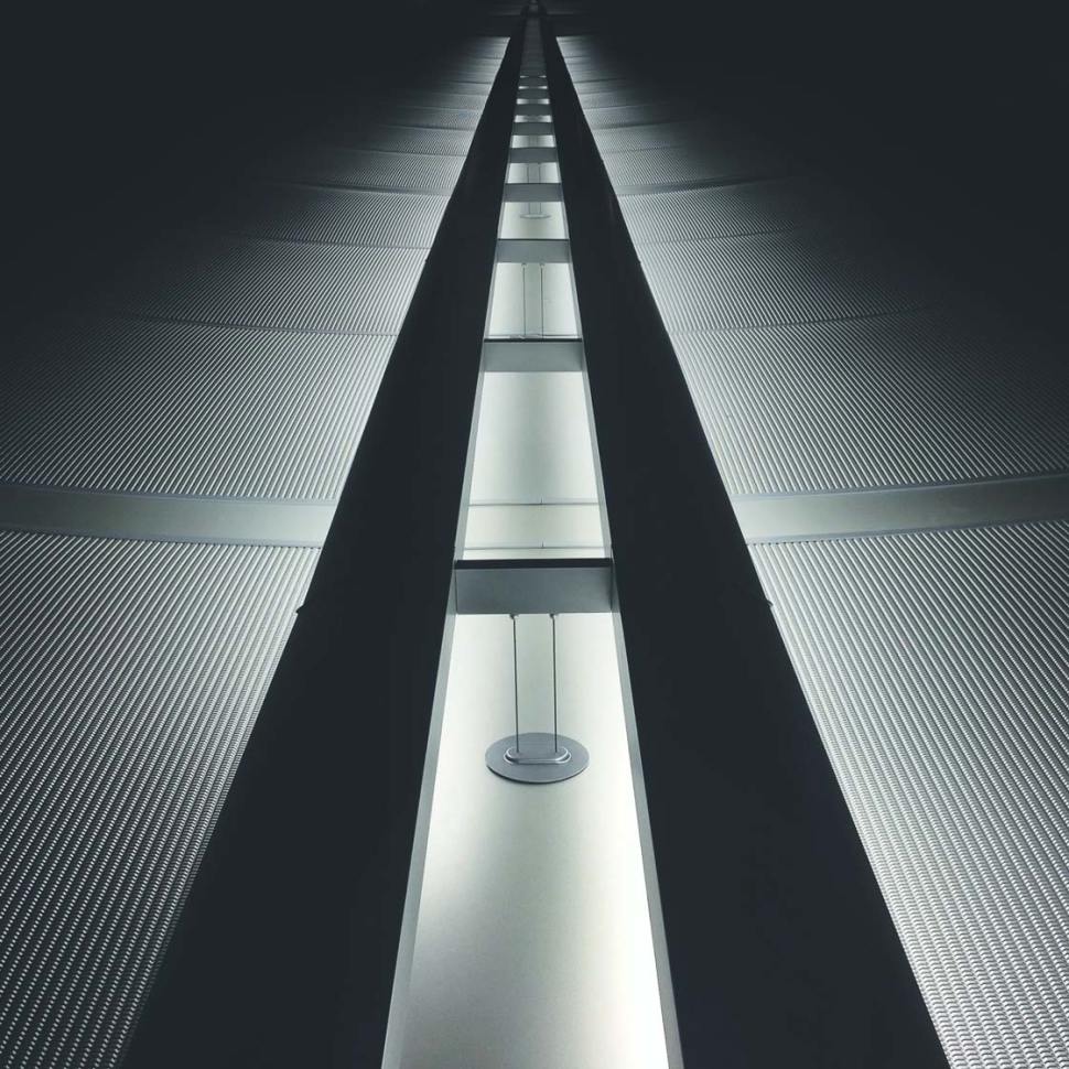 8 Ways To Create Perfectly Symmetrical iPhone Photos