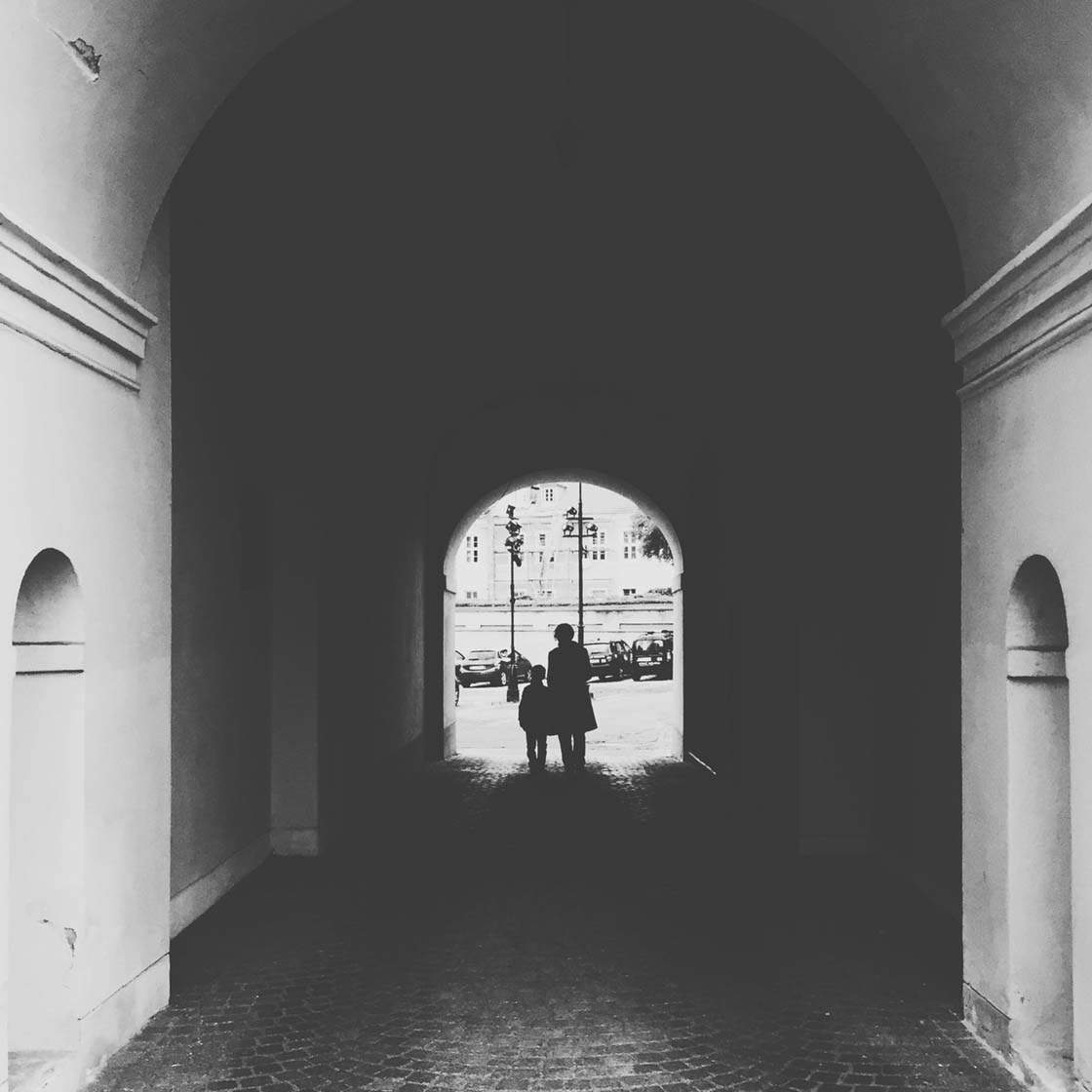 30 Stunning Black & White iPhone Photos