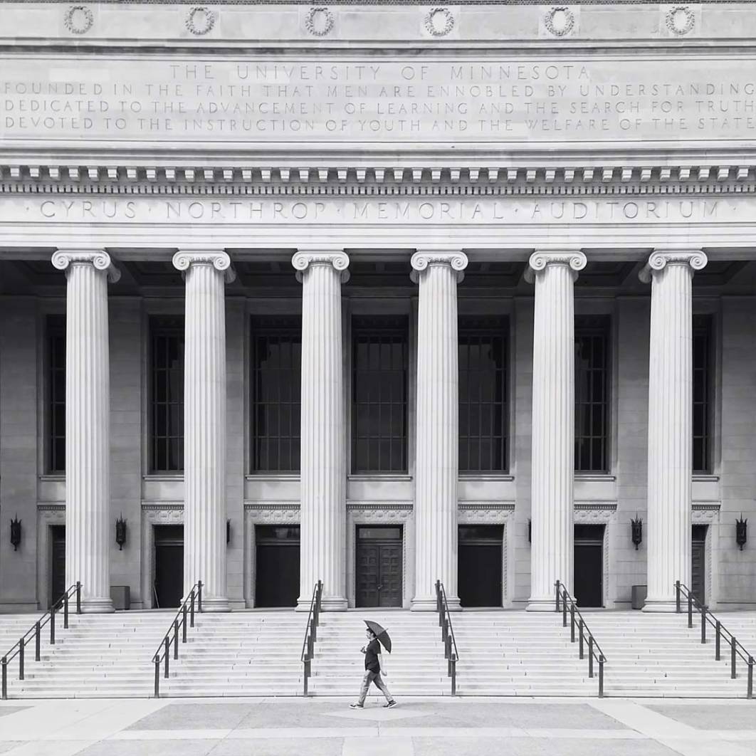 8 Ways To Create Perfectly Symmetrical iPhone Photos