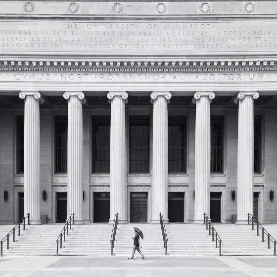 8 Ways To Create Perfectly Symmetrical iPhone Photos