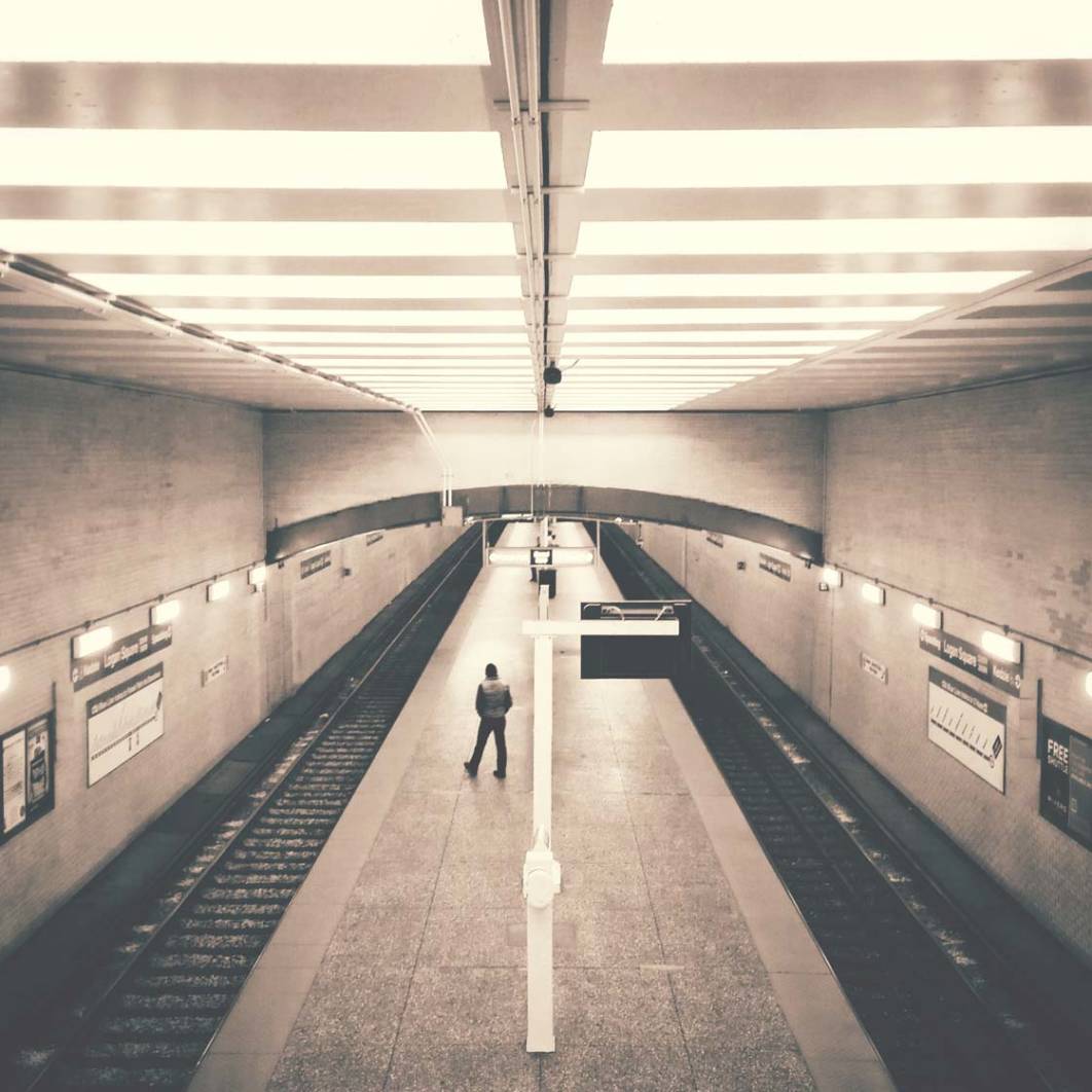 8 Ways To Create Perfectly Symmetrical iPhone Photos