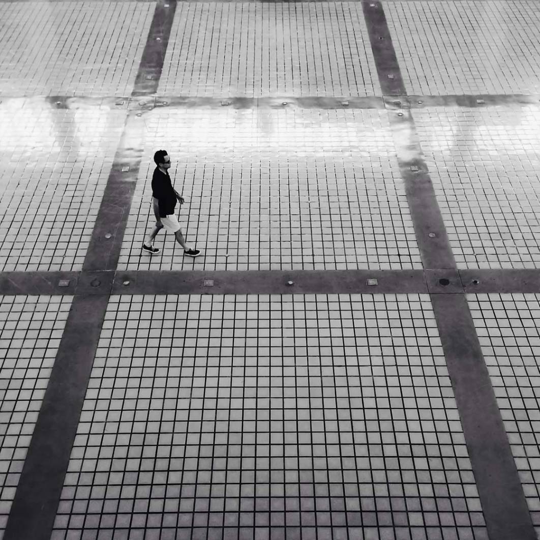 8 Ways To Create Perfectly Symmetrical iPhone Photos