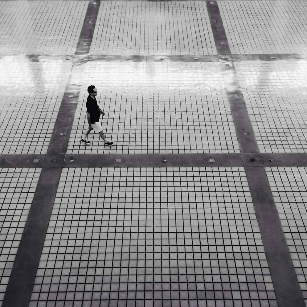 8 Ways To Create Perfectly Symmetrical iPhone Photos