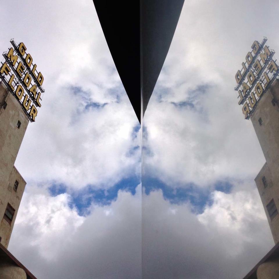 How To Find & Create Amazing Symmetry In Your iPhone Photography