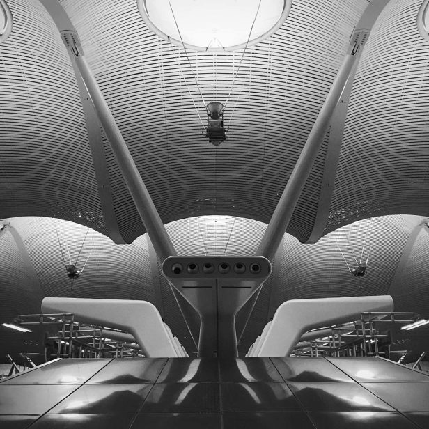 30 Stunning Symmetrical Photos Taken With An iPhone