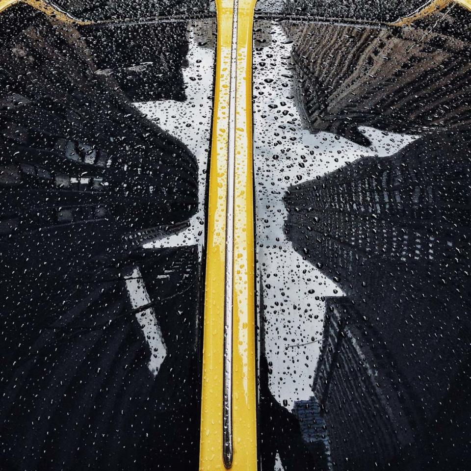 7 Creative Ways To Capture Incredible Urban Reflection iPhone Photos