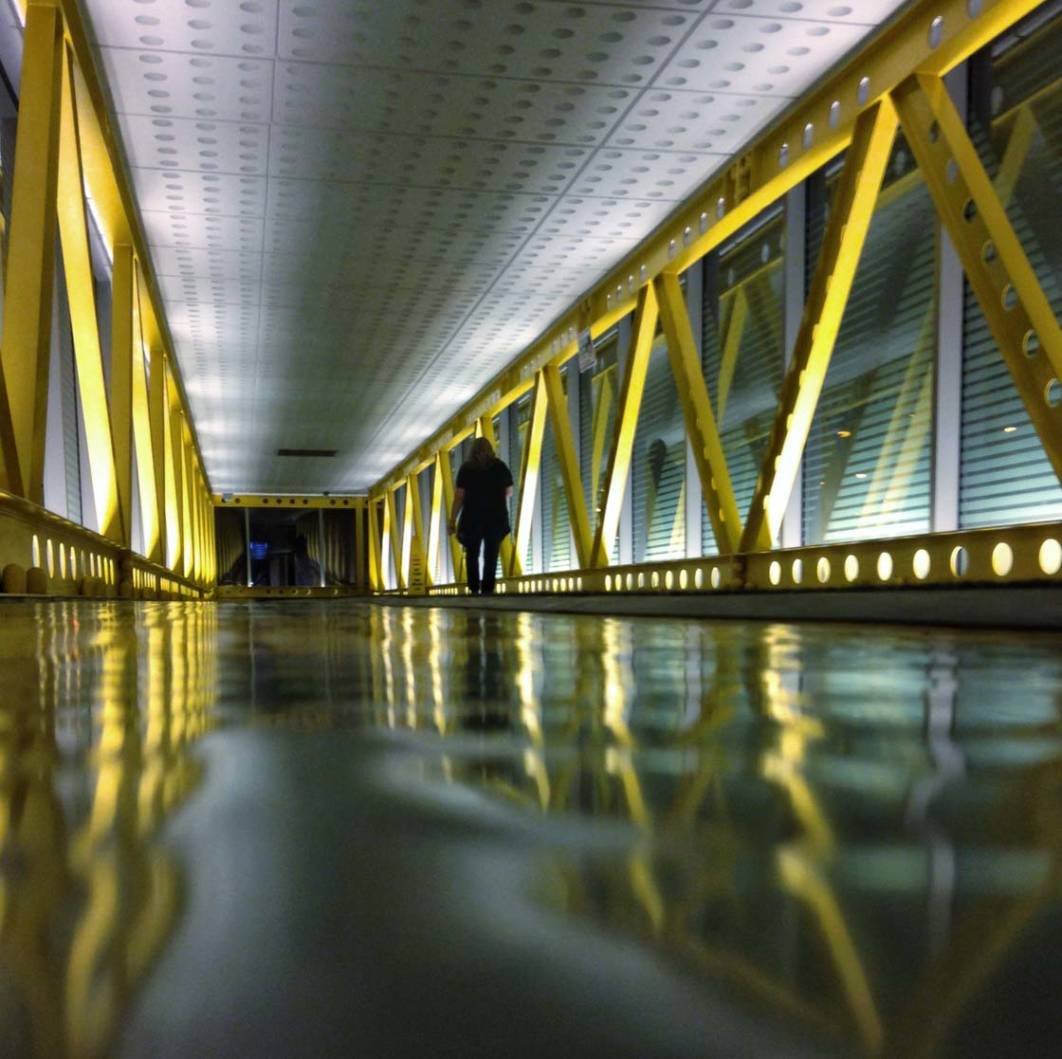 7 Creative Ways To Capture Incredible Urban Reflection iPhone Photos