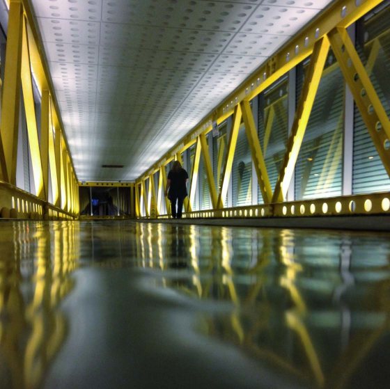 7 Creative Ways To Capture Incredible Urban Reflection iPhone Photos