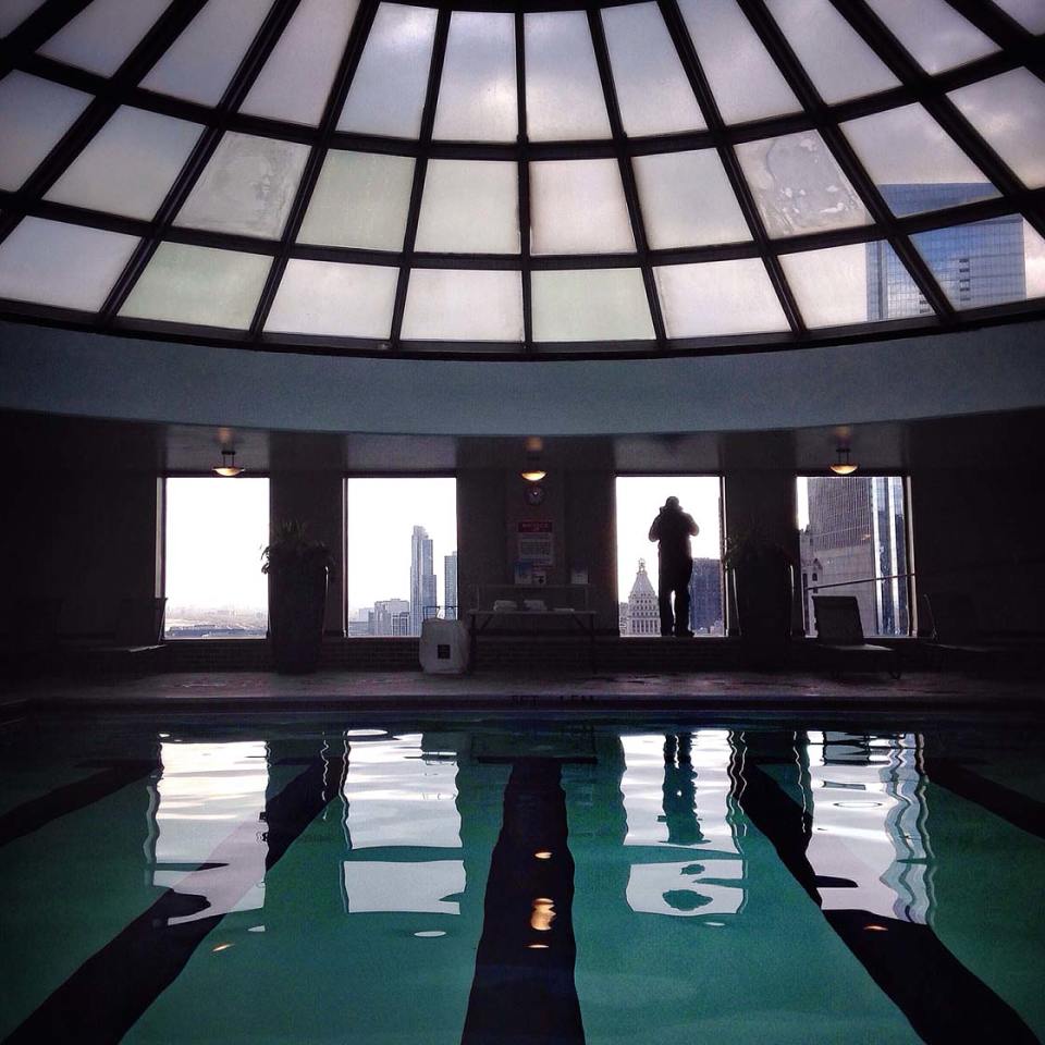 7 Creative Ways To Capture Incredible Urban Reflection iPhone Photos