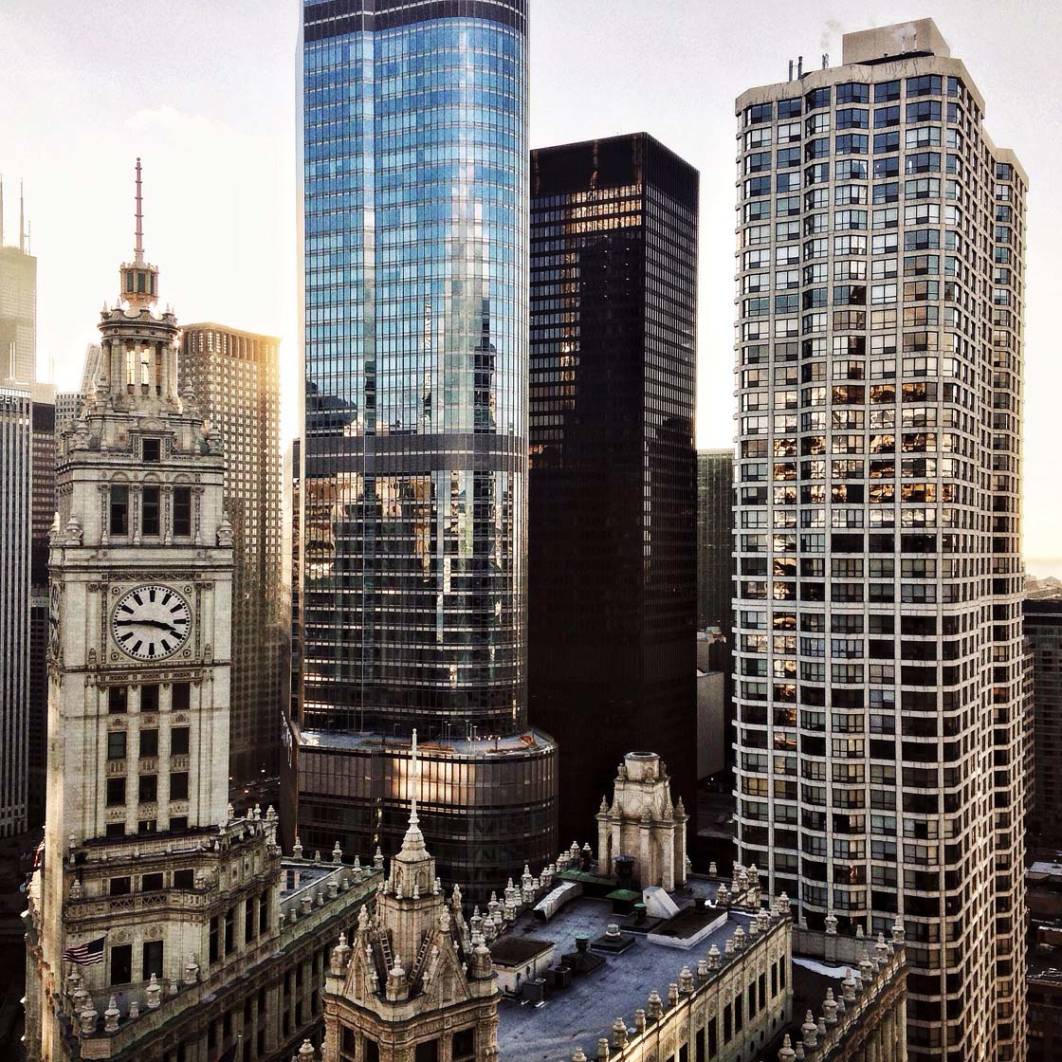 7 Creative Ways To Capture Incredible Urban Reflection iPhone Photos