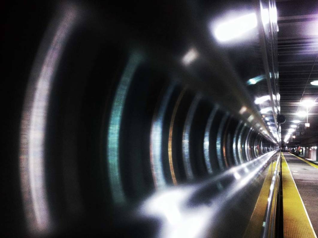 7 Creative Ways To Capture Incredible Urban Reflection iPhone Photos