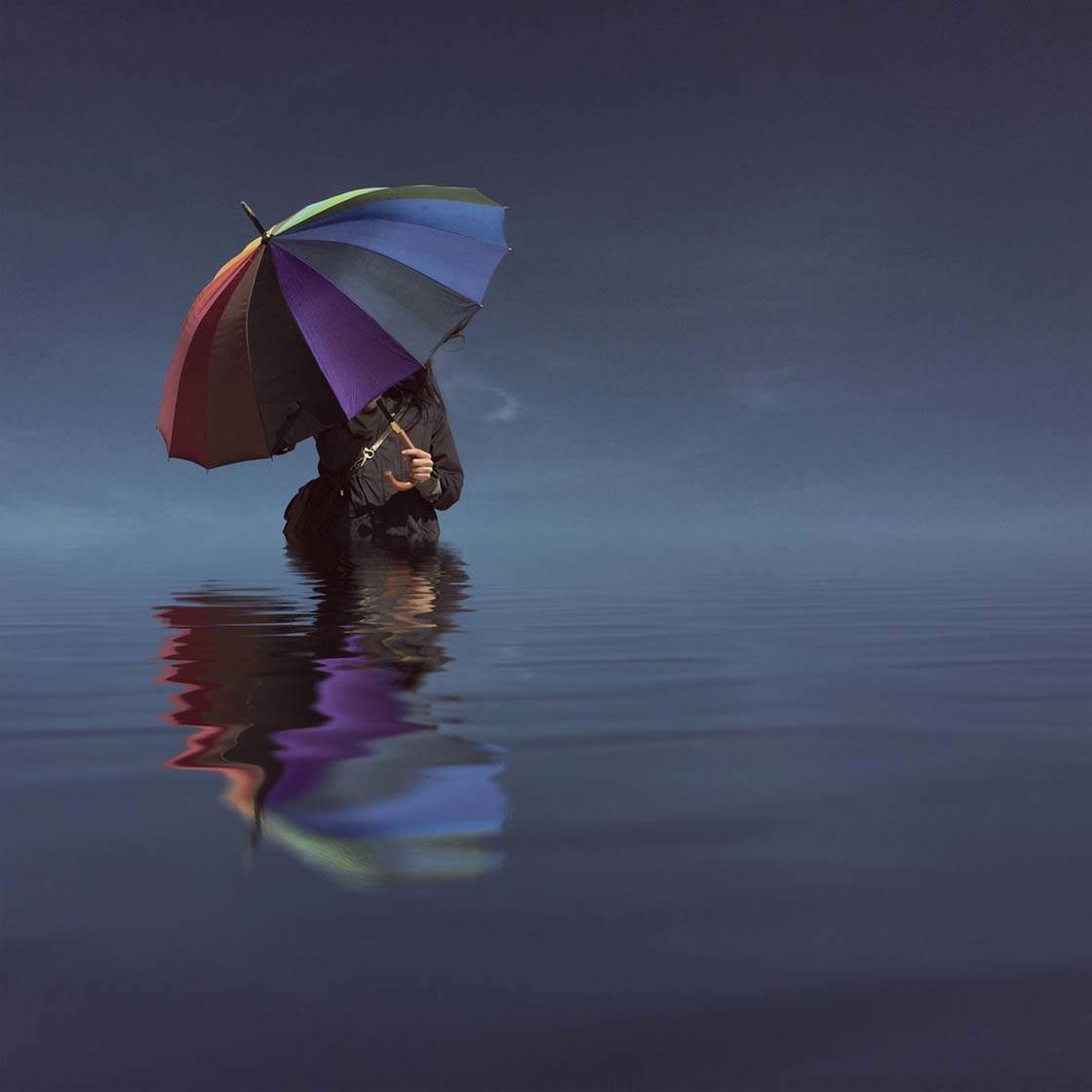 30 Incredible Reflection Photos Taken With An iPhone