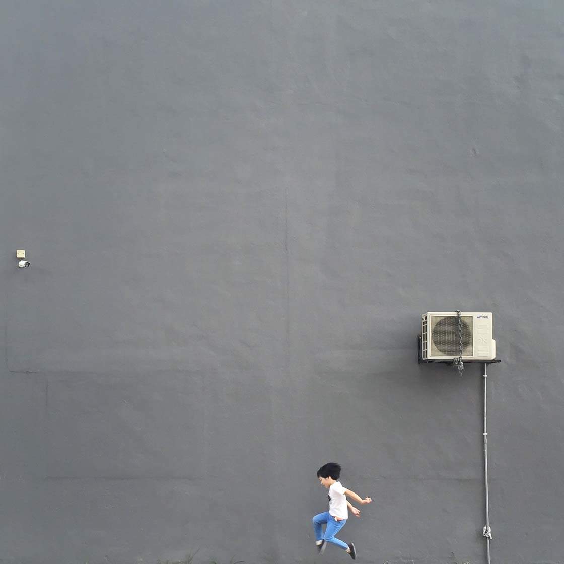 How Shaz Sharif Takes Amazing Minimalist iPhone Photos