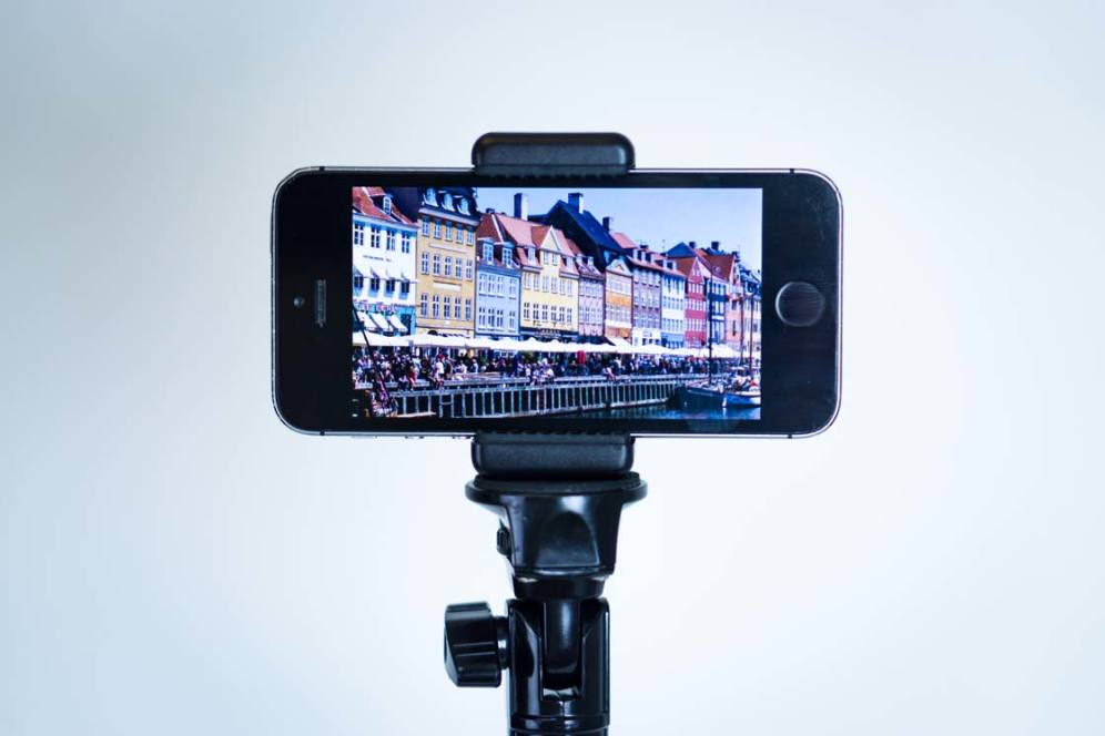 Discover The New MonoShot Tripod For iPhone Photography