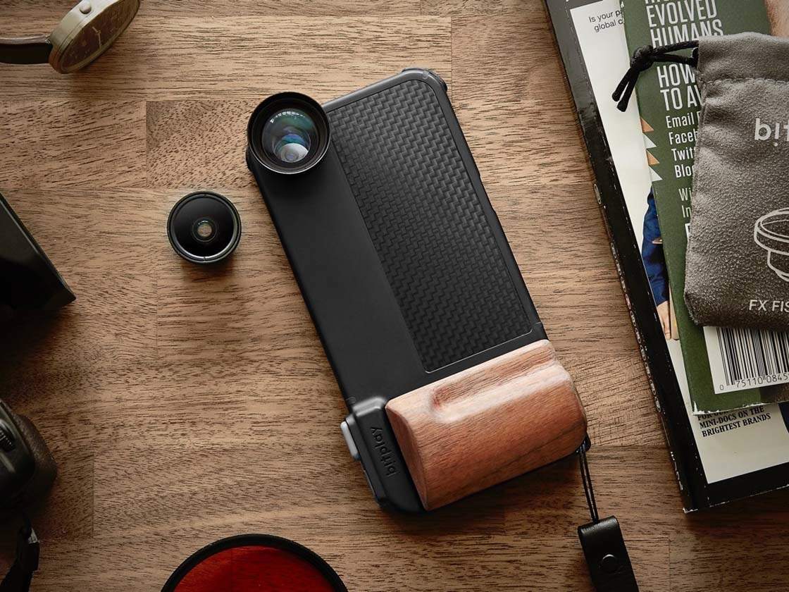 SNAP PRO Case For iPhone Has Built-In Shutter Button & Lens System