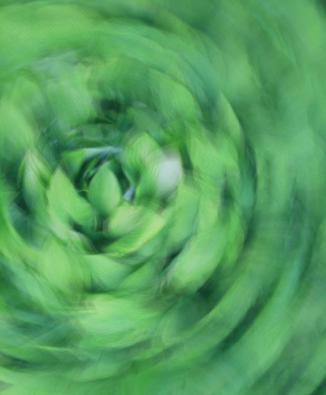 How To Create Beautiful Slow Shutter Abstract Photos On iPhone