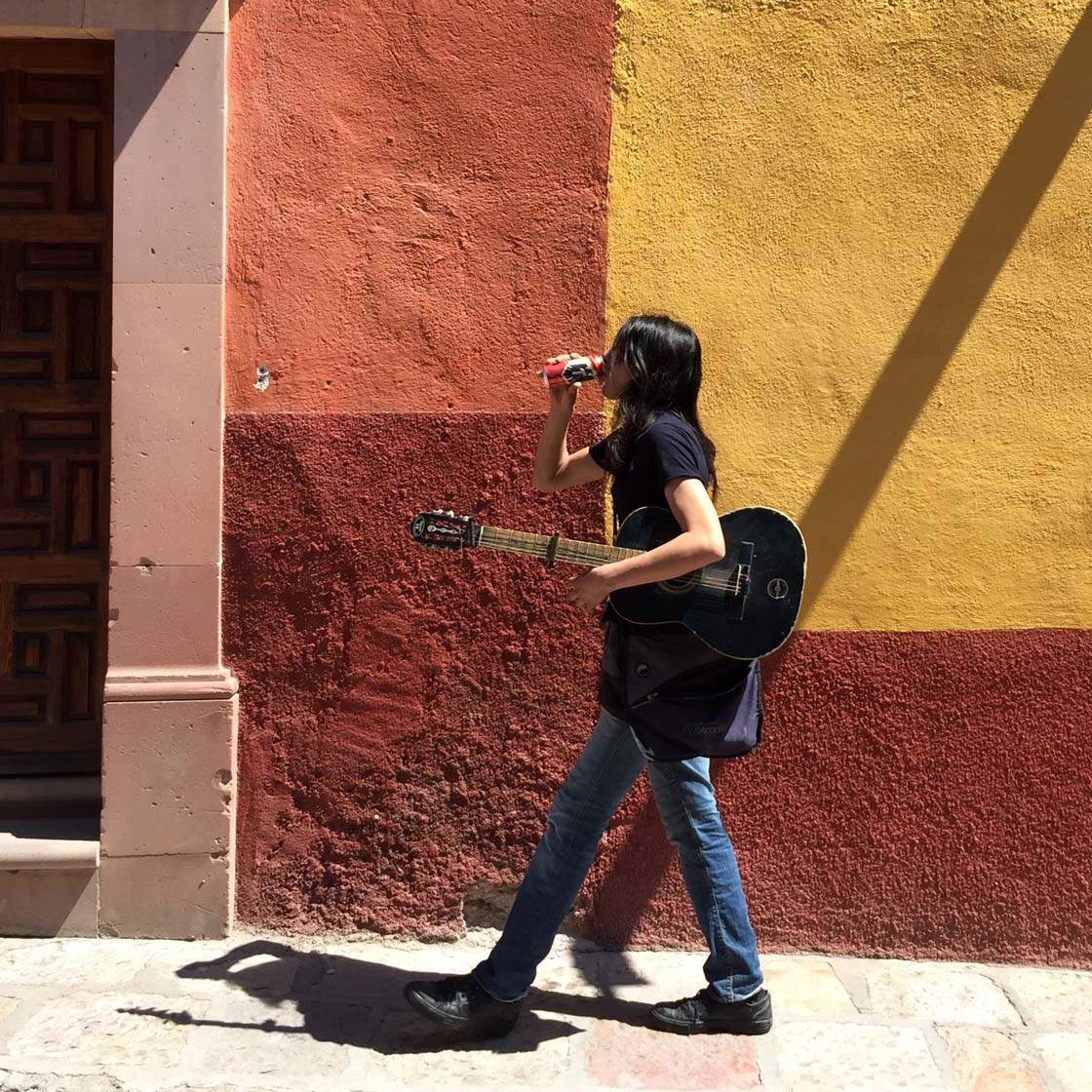 12 Ways To Use Color Composition For Stunning iPhone Photos