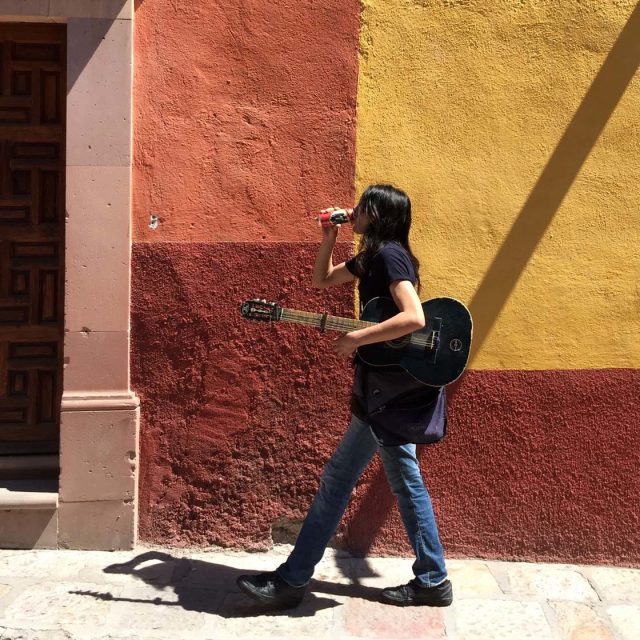 12 Ways To Use Color Composition For Stunning iPhone Photos