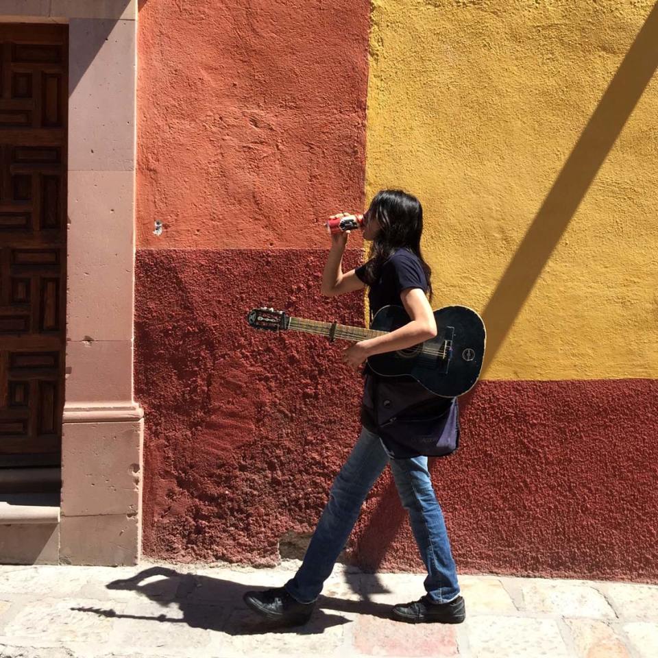 12 Ways To Use Color Composition For Stunning iPhone Photos