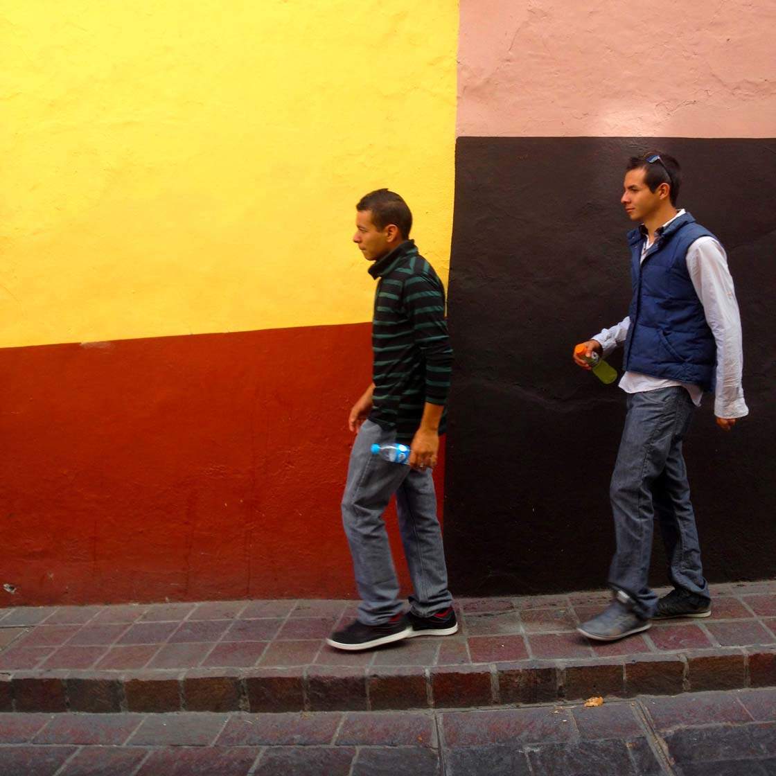 12 Ways To Use Color Composition For Stunning iPhone Photos