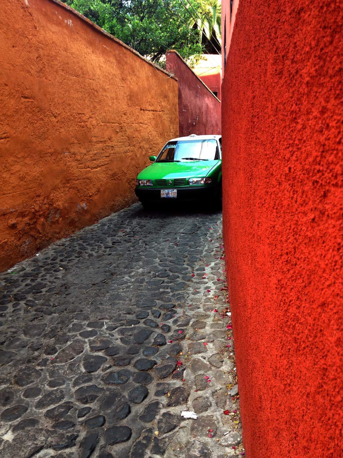 12 Ways To Use Color Composition For Stunning iPhone Photos