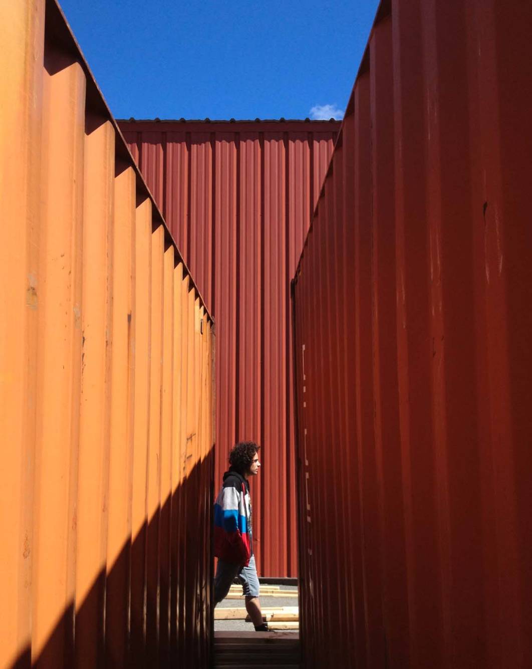 12 Ways To Use Color Composition For Stunning iPhone Photos