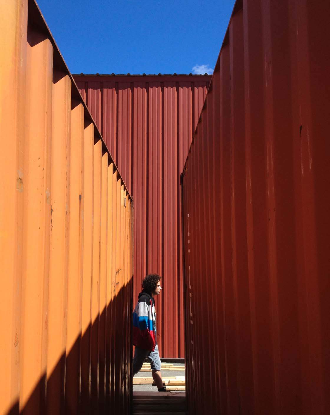 12 Ways To Use Color Composition For Stunning iPhone Photos