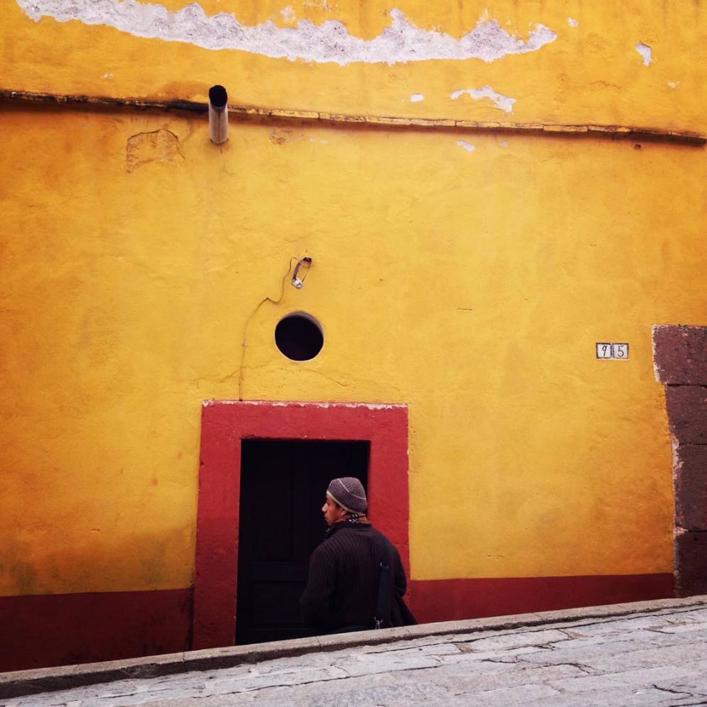 12 Ways To Use Color Composition For Stunning iPhone Photos