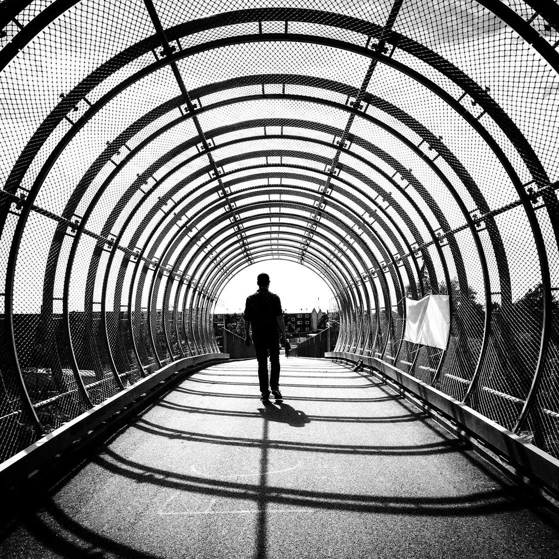 How To Shoot Amazing Harsh Light Street Photos On iPhone