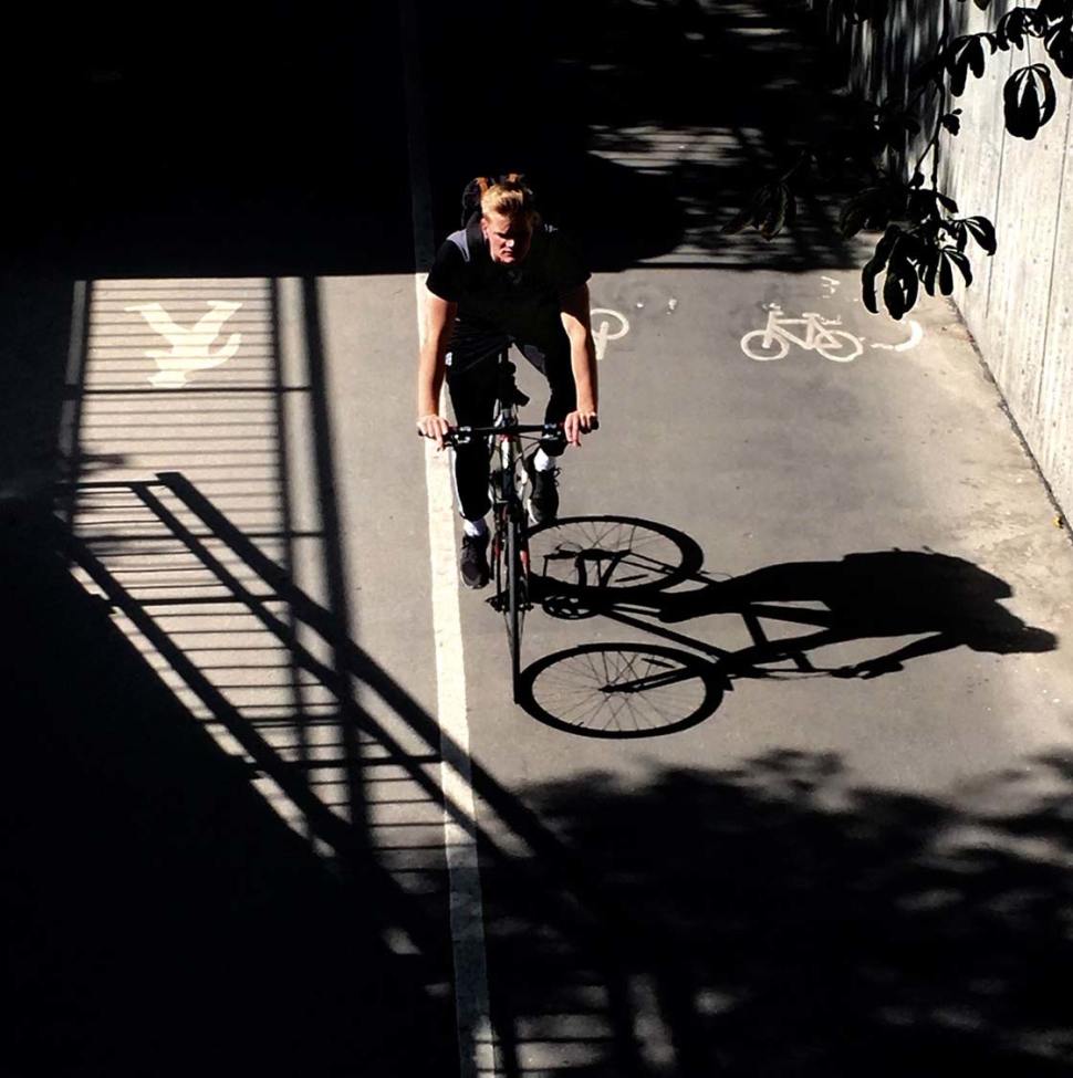 How To Shoot Amazing Harsh Light Street Photos On iPhone