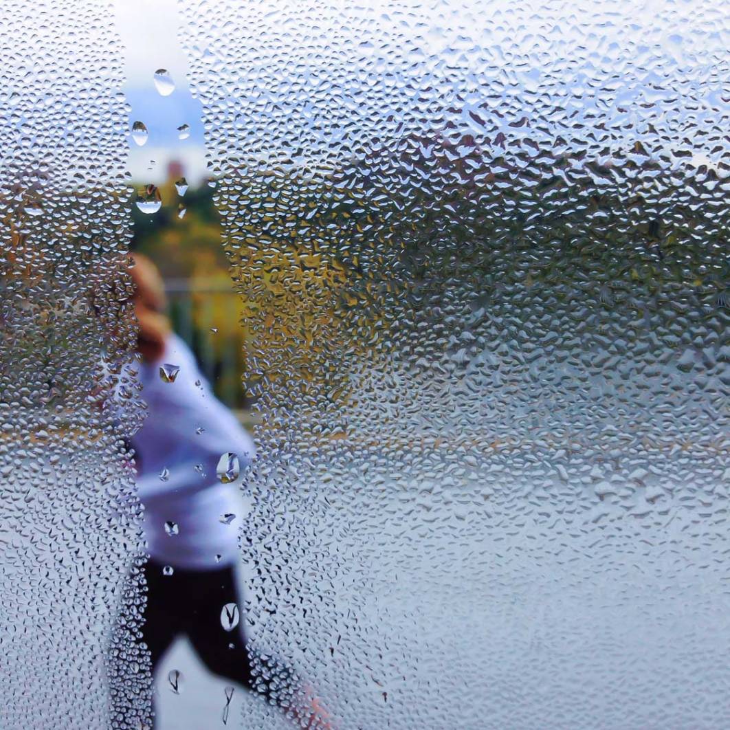 Create More Unique iPhone Photos By Shooting Through Objects