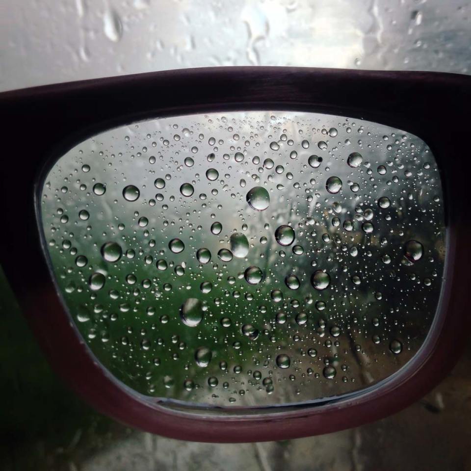 Create More Unique iPhone Photos By Shooting Through Objects