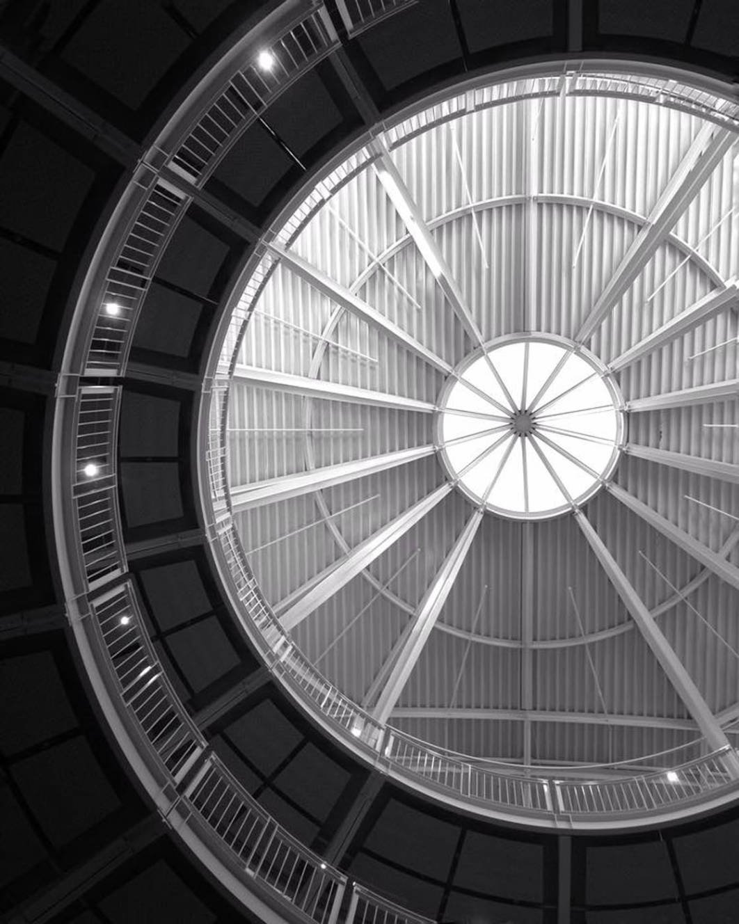 10 Composition Tips For Incredible Architecture iPhone Photos