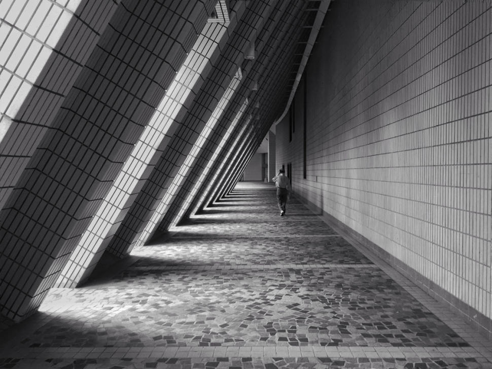 10 Tips For Taking Stunning iPhone Photos Of Building Interiors