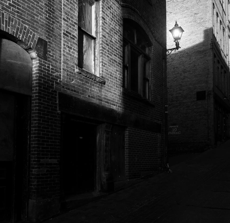 How To Use LensLight App To Add Fake Light To Your iPhone Photos