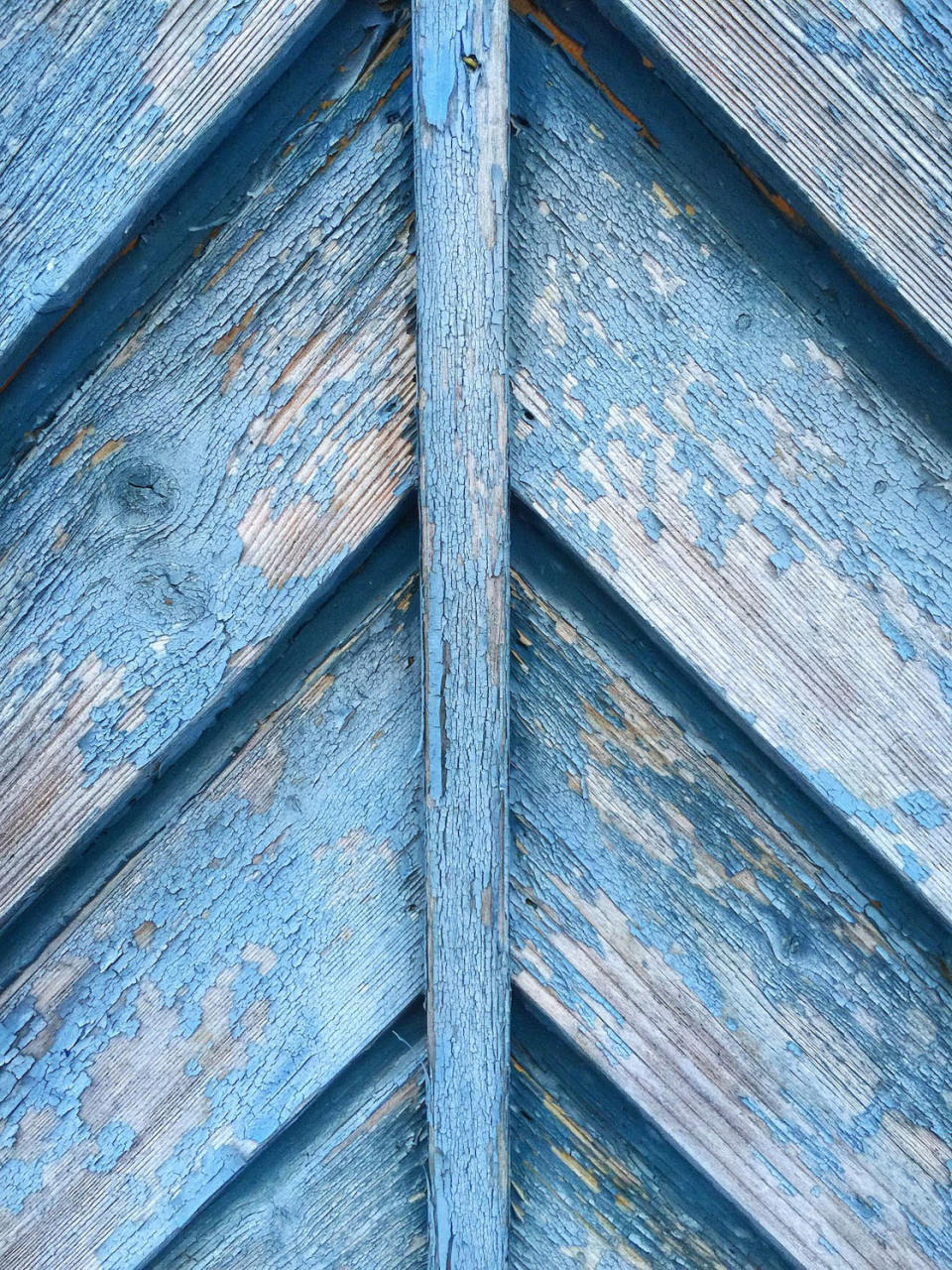 30 Incredible iPhone Photos With A Blue Color Scheme