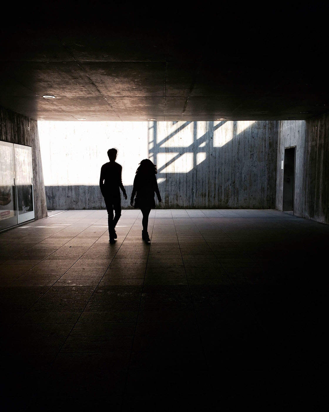 7 Tips For Taking Amazing iPhone Street Photos Of Strangers