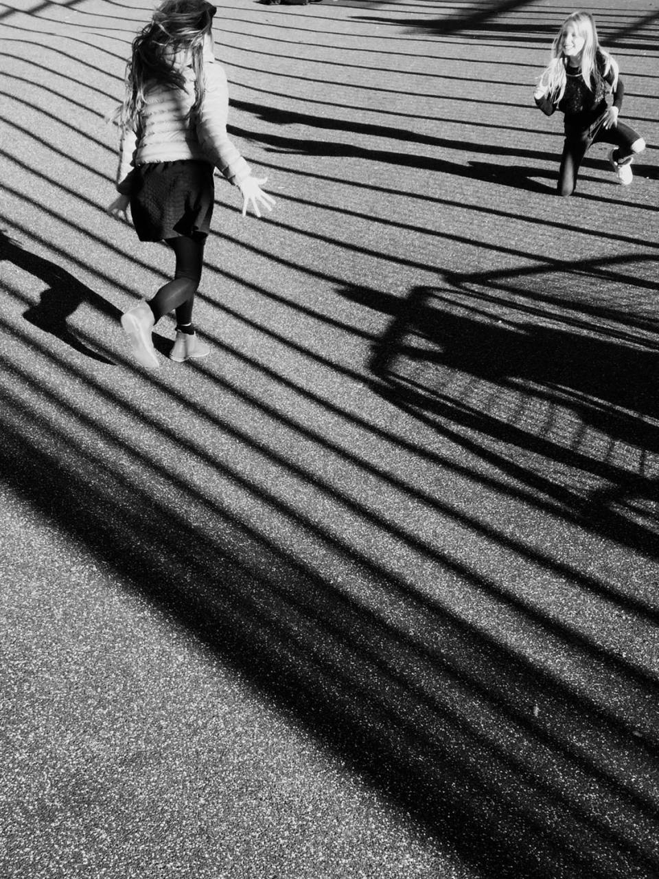 7 Tips For Taking Amazing iPhone Street Photos Of Strangers