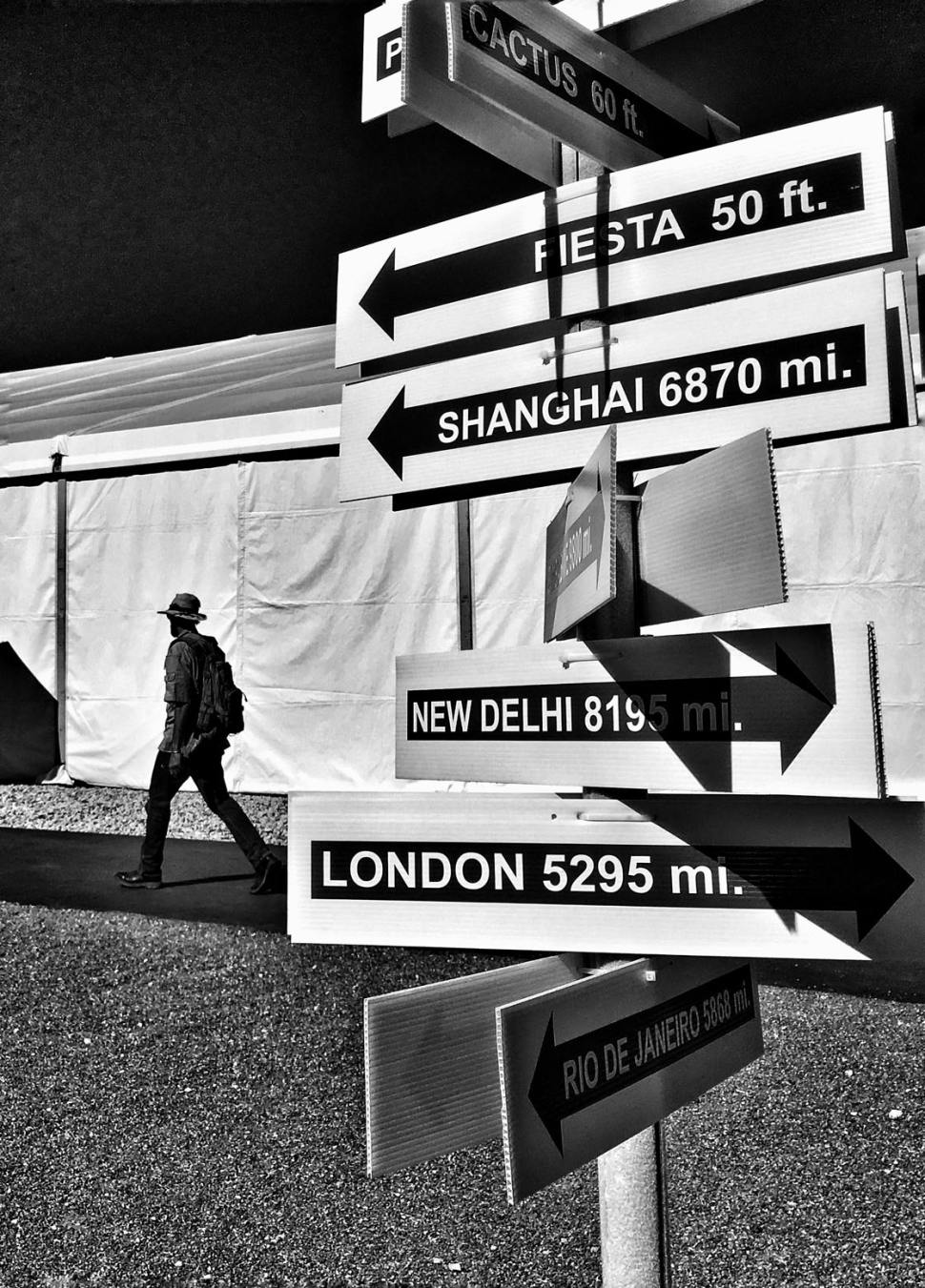 30 Stunning iPhone Photos That Use Leading Lines