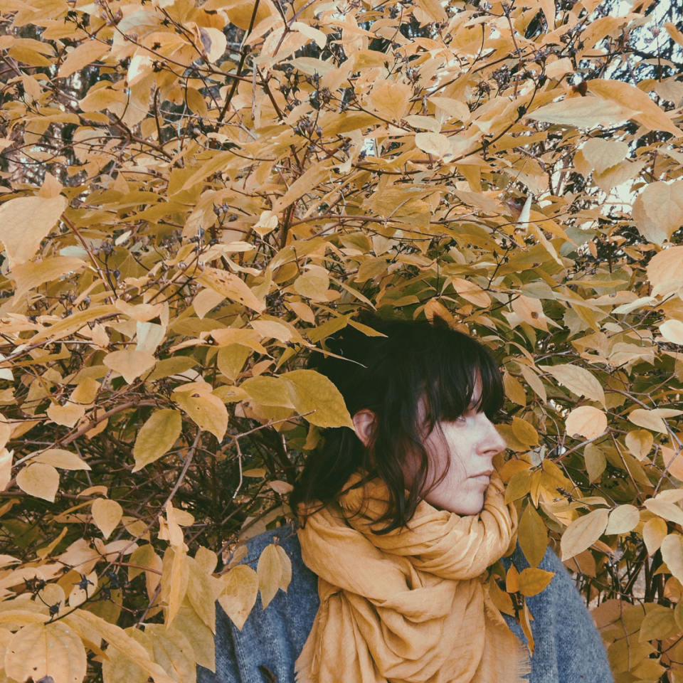 10 Ways To Take More Interesting iPhone Photos Of People