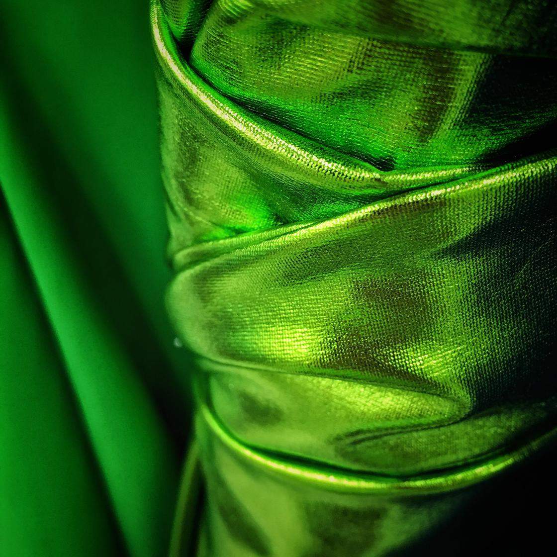 30 Incredible iPhone Photos With A Green Color Scheme