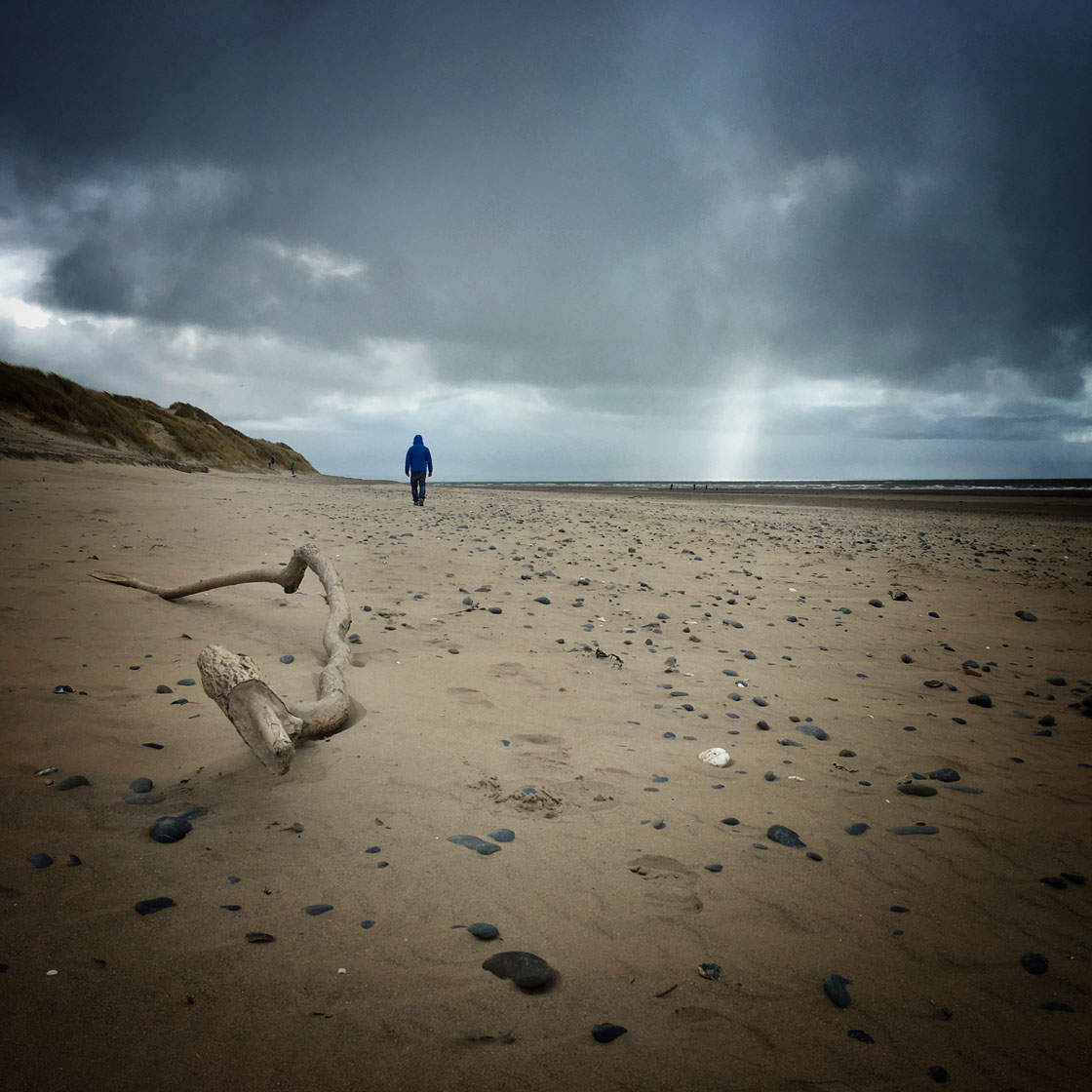 How To Use The Vignette Tool To Create Dramatic iPhone Photos