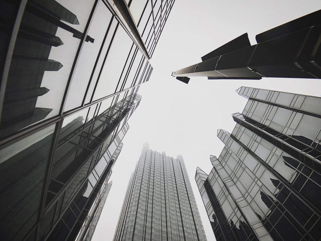 7 Perspective Photography Tips For Unique iPhone Photos