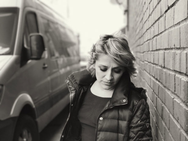 7 Perspective Photography Tips For Unique iPhone Photos